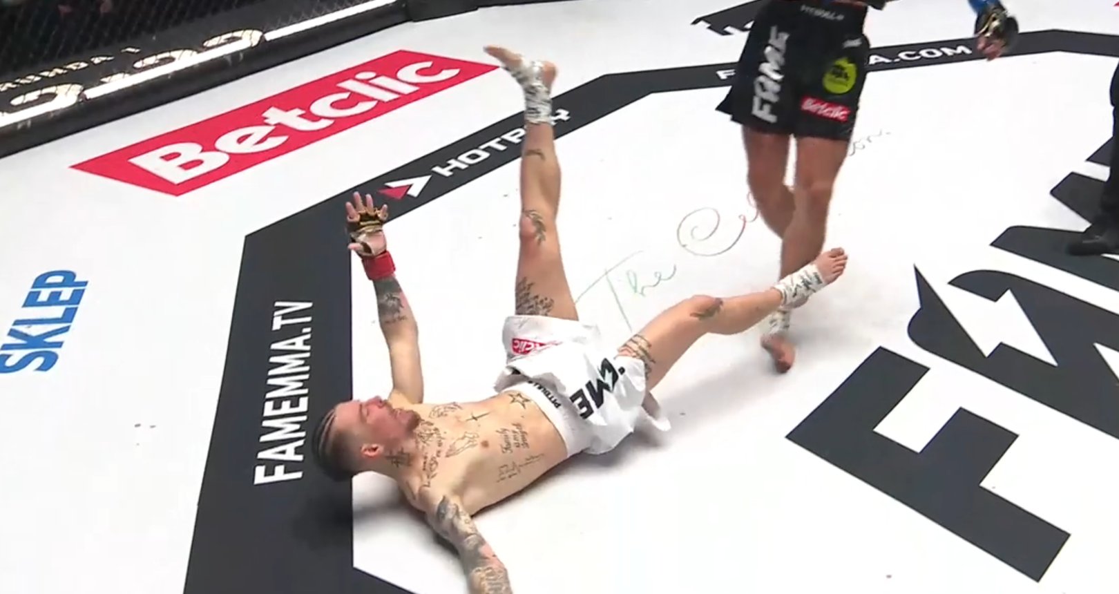 Tuszol ROZBIJA Koseckiego w mniej niż 3 minuty! [VIDEO]